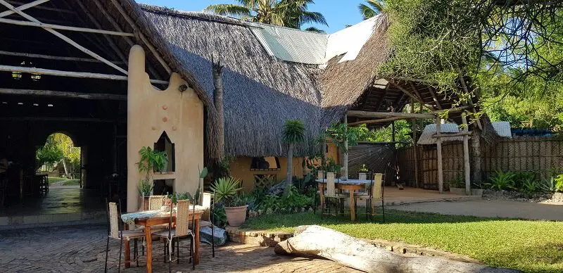 Saiba onde se hospedar na Praia do Tofo, surf de Moçambique